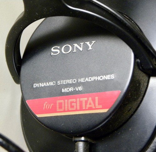 Classic SONY MDR V6 Headphones (Over the Ear) ~ SOUNDS GREAT ~ Needs ...