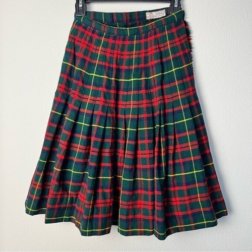 The Luckenbooth Scottish Wool Kilt in Red and Green Holiday Winter Size ...