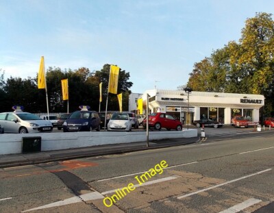 Photo 6x4 Renault Bury Motors, Bury Bury/SD8010 New and used car ...