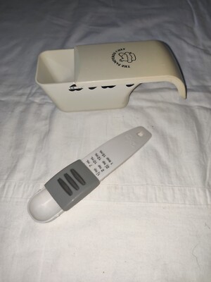 THE PAMPERED CHEF Adjustable Dry Measuring Cup and Spoon | eBay