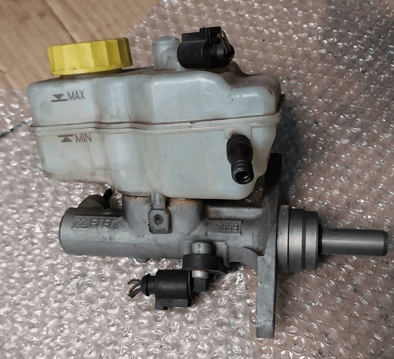 6R1611019A pompe de frein pour SKODA FABIA (54) 1.6 TDI CR Scout Ber ...