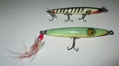 2 VINTAGE/ANTIQUE WOOD FLOATER TORPEDO FISHING LURES WITH TREBLE HOOKS ...