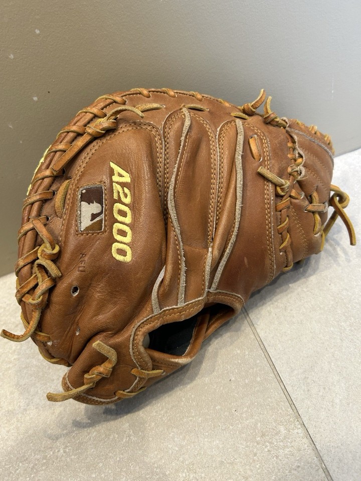 Wilson A2000 Pro-Stock 32.5" Leather Catcher's Mitt AS2403BB1791ST | eBay