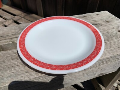 PYREX Red Laurel Leaf Decorative Edge Dinner Plate 9 1/4" 798-5 Corning ...