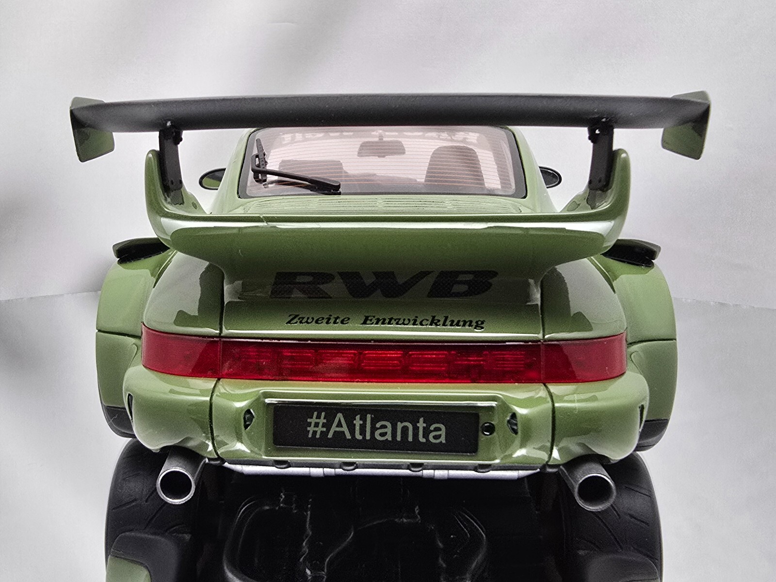 GT Spirit RWB Porsche 911 (964) RAUH-Welt Atlanta 1992 Green Model Car ...