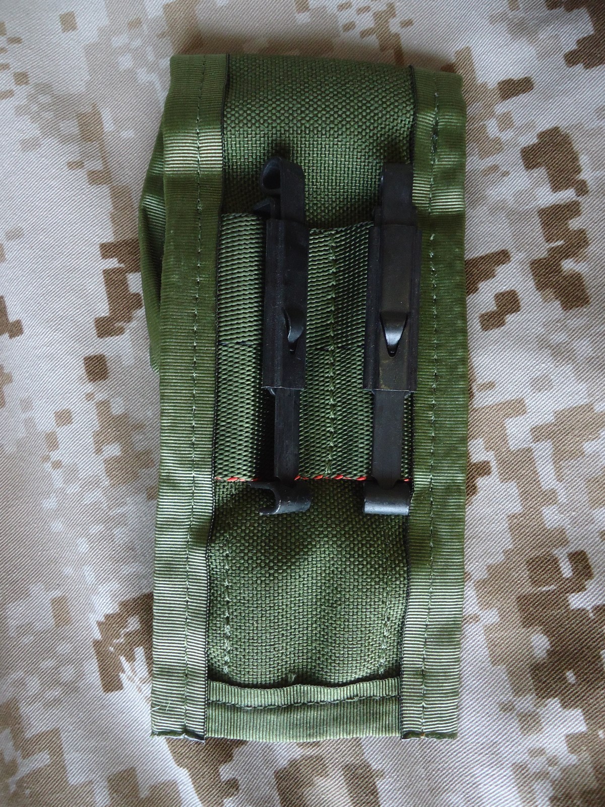 New USMC, Army, USAF, USN magazine pouch for the 9mm pistol, w/ 2 ALICE ...