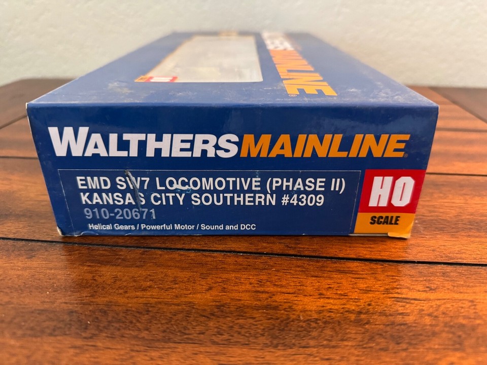 Walthers Mainline DCC/SOUND Kansas City Southern SW7 Diesel 910-20671 ...