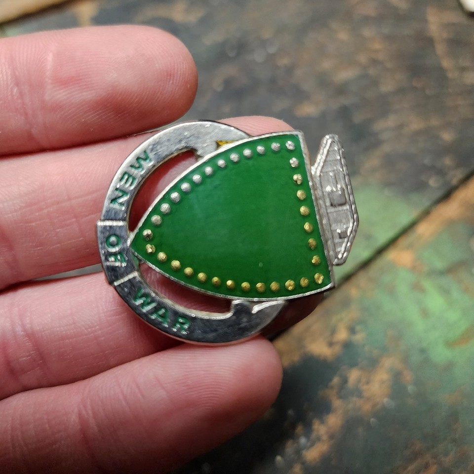 WWII US Army 33rd Armored Regiment Theater Made DUI Crest Pin | eBay