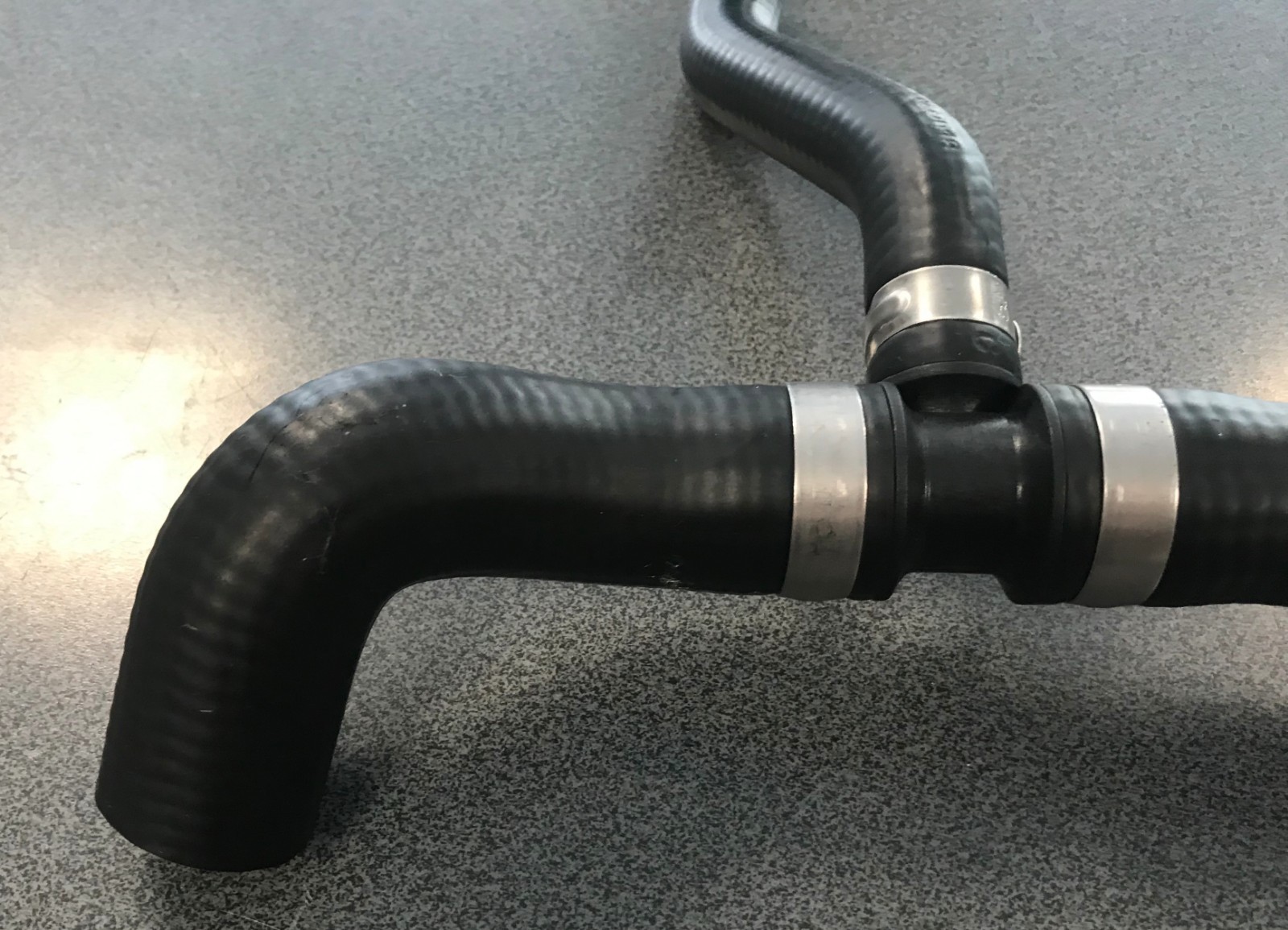 Radiator Hose AUDI 80 B4 VW A4 1Z AHU AHH A4 Avant 8D5 B5 PASSAT ...