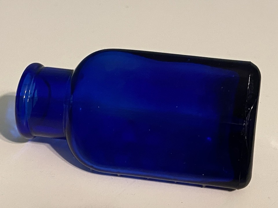 Antique Cobalt Lattice Triloid Triangular Lattice Poison Medicine ...