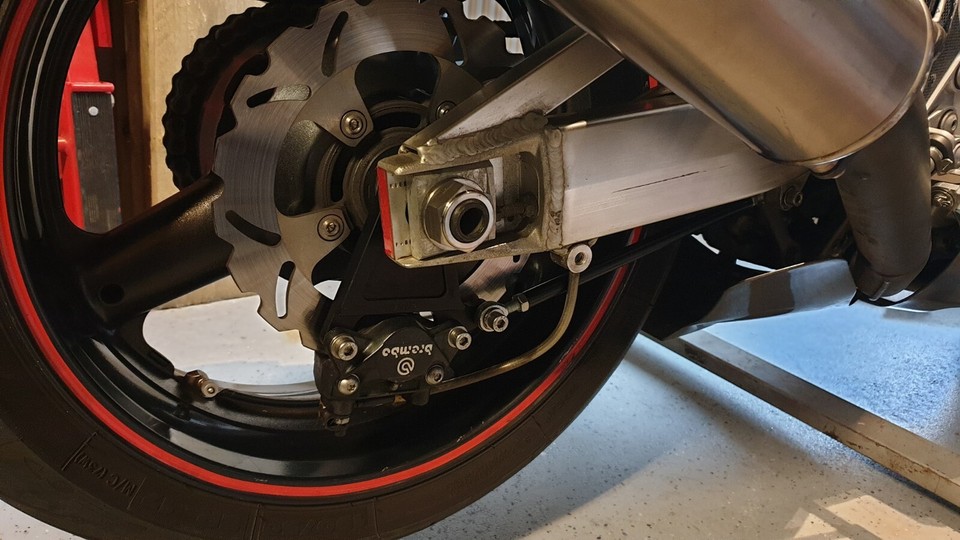 Suzuki Hayabusa Rear Caliper Conversion Bracket Kit 99-07 Black ...