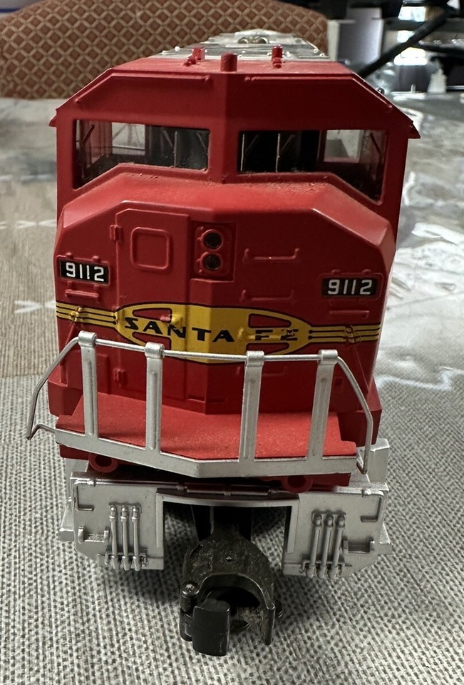 O Scale 3 Rail SD90MAC Locomotive Santa Fe Red/Silver MTH Train??? | eBay