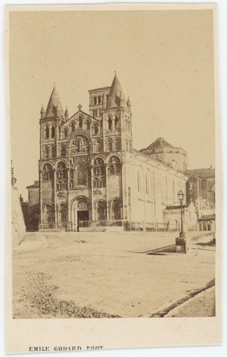 CDV Émile Godard Circa 1865. Cattedrale Saint-Pierre Angoulême ...
