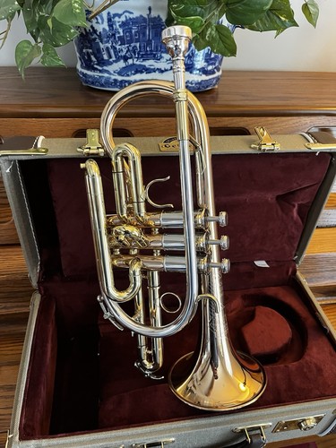 GETZEN 800DLX Eterna "Deluxe" Bb Cornet with Mouthpiece and Hard case ...