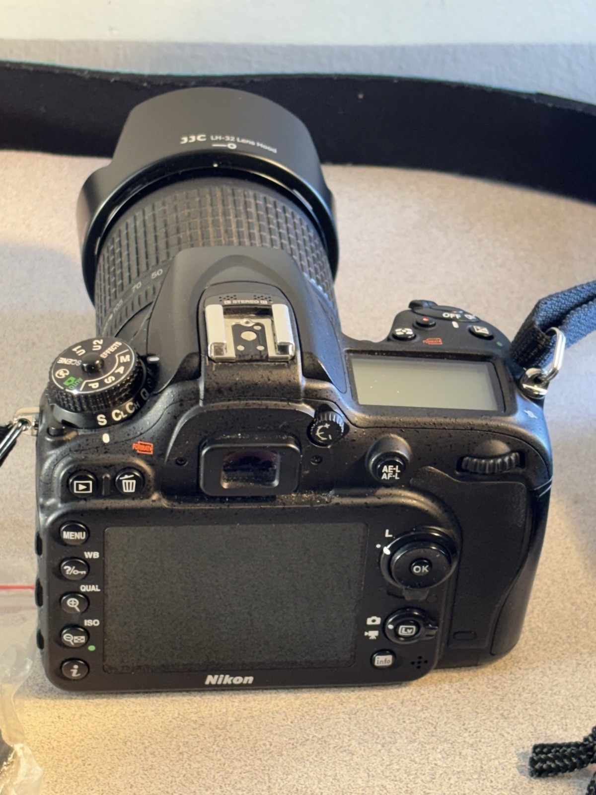 Nikon D7100 DSLR Camera Nikkor DX 18 -135mm Lens & 3 Batteries ...