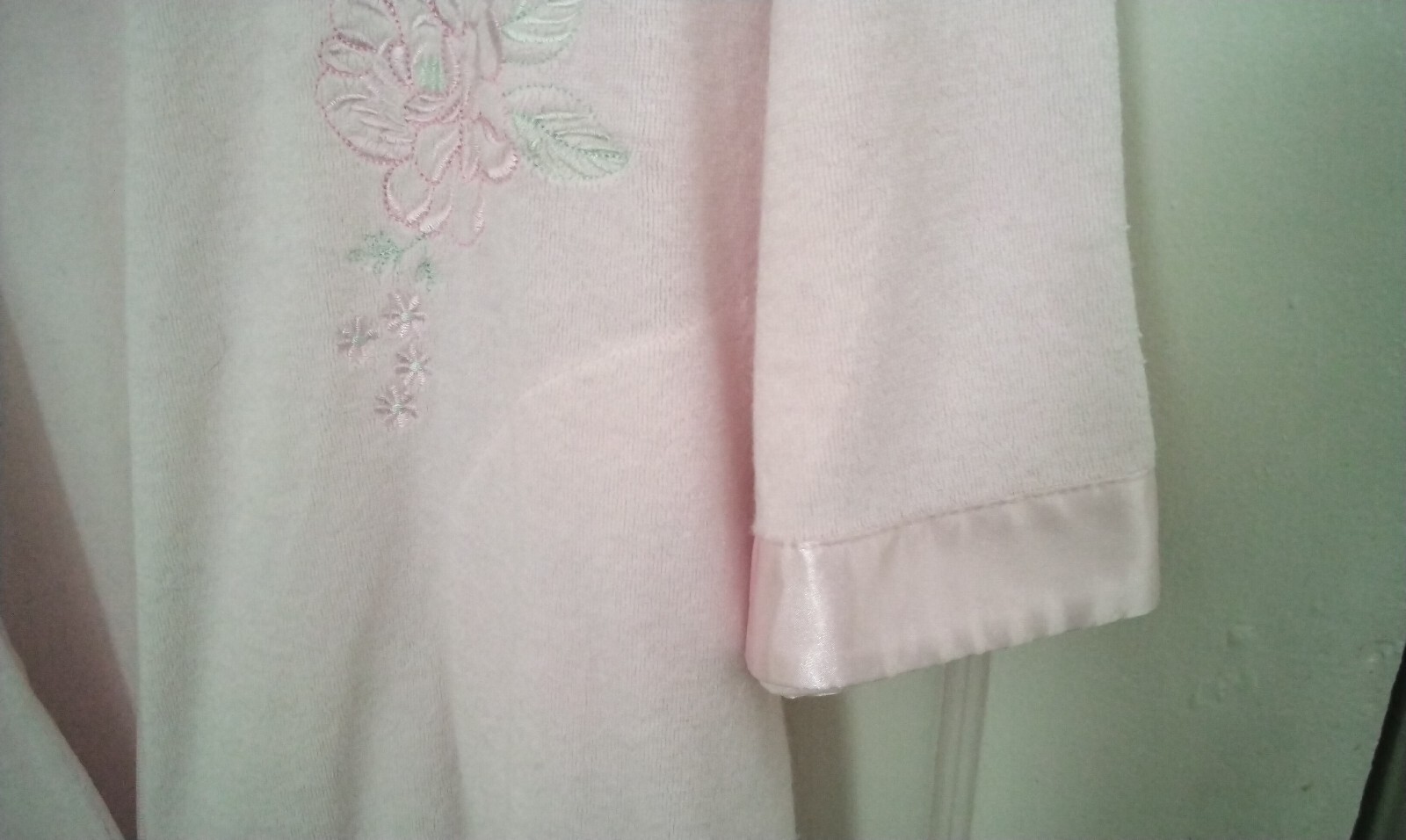 Vintage Miss Elaine - Woman's Soft Pink Robe - Size … - Gem