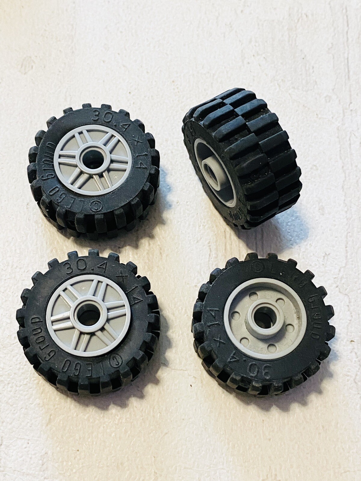 Lego - 55981 - Lego city wheel and tyre 30.4x14 (92402) - Light Bluish ...