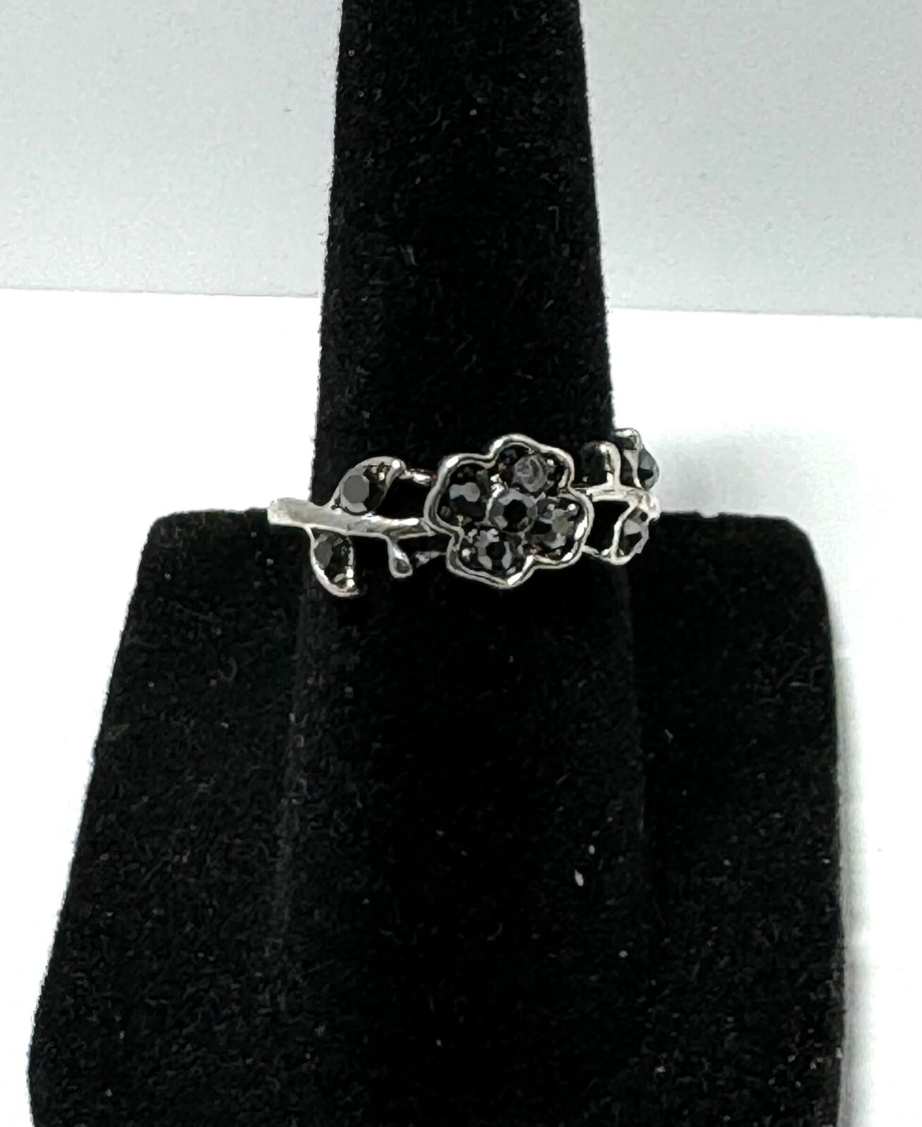 Fashion Boho Silver Color Ring W/Small Round Black Rhinestone Flower ...