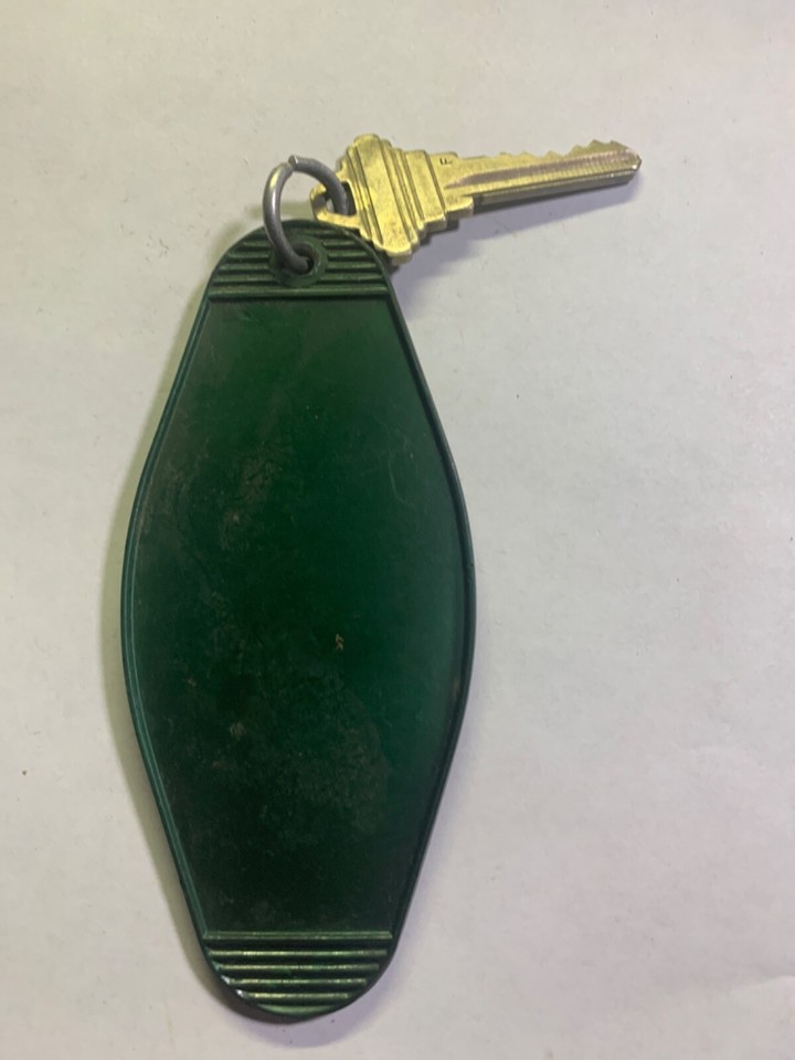 Queen Kapiolani Hotel Motel Room Key Fob & Key Honolulu Hawaii #903 | eBay