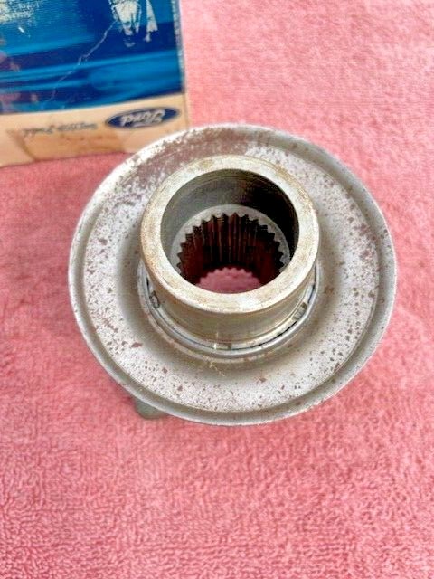 NOS Ford D4tz-4851-d U-joint Flange Assembly Yoke 9 Inch 1310 Series ...