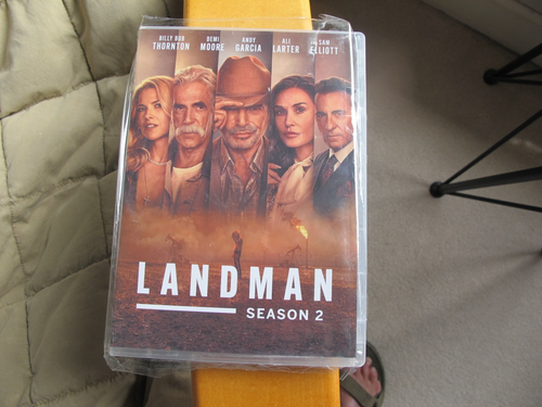 Landman DVD Season 2..... All Cover art Case holder and .... 3 disks ...