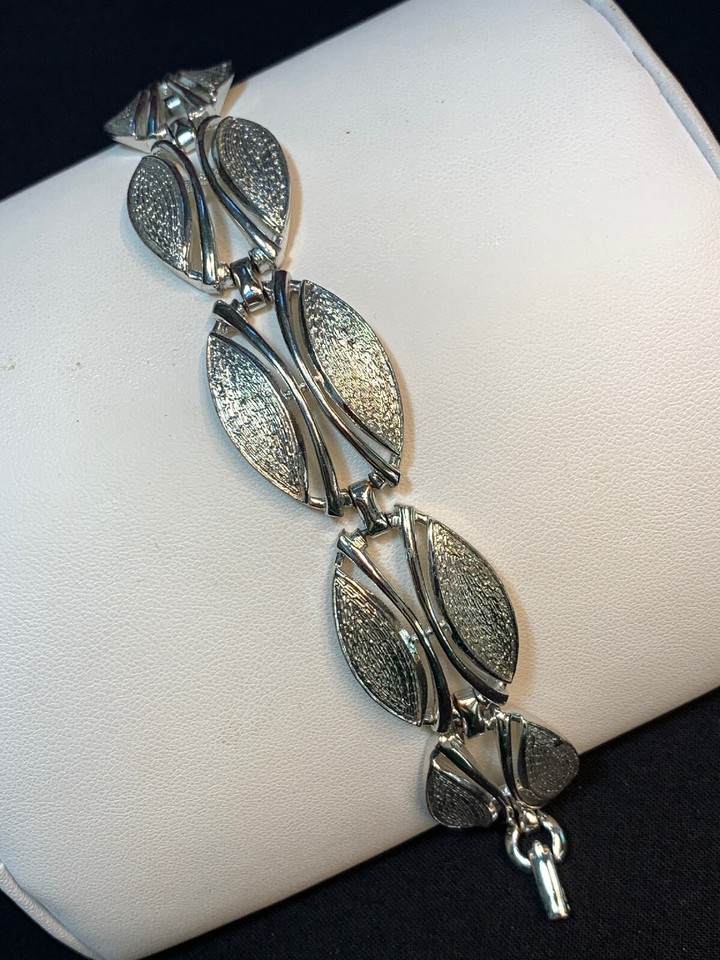 Vintage Wide Intricate Link Silver Open Link Bracelet Fold Over Box ...