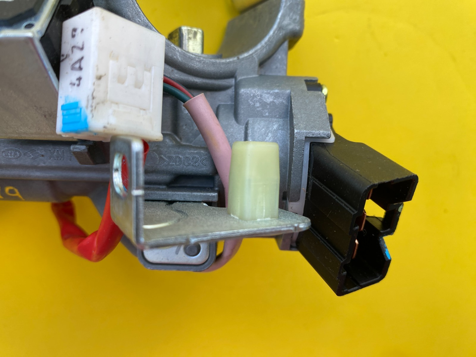 2014-2015 KIA SORENTO IGNITION SWITCH LOCK CYLINDER W/O KEY OEM 93110 ...