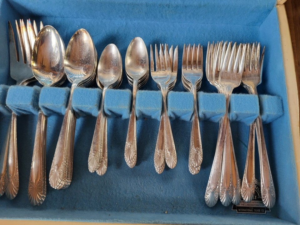 Vintage 69 Piece Crown Silverplate Radiance 1939 Silverware Flatware ...