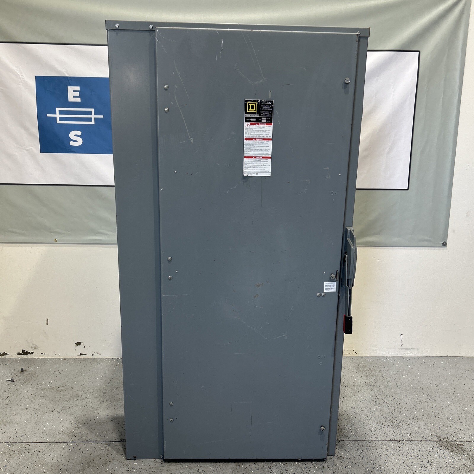 800 AMP Non FUSIBLE DISCONNECT 3P 600 VAC, 800A, 480V SQUARE D H367 New ...