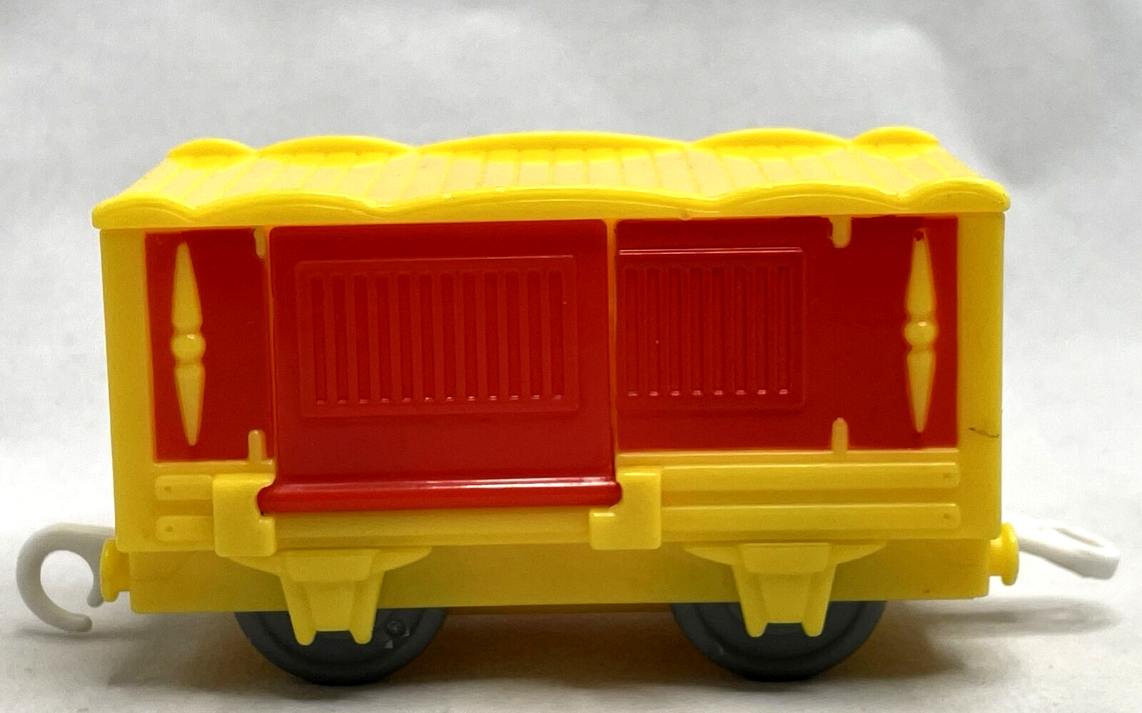 2010 Thomas YELLOW CIRCUS CLOWN CAR 3.5" Figure Trackmaster Train Toy ...