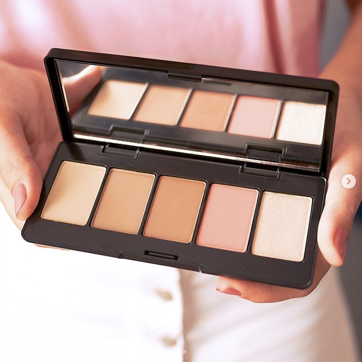 Cyzone STUDIO LOOK 5-IN-1 Pallete Contours Defines Bronzes Colors ...