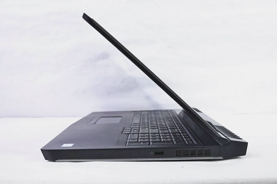 ALIENWARE 17 R4 | INTEL CORE I7-7820HK 2.9GHZ | 512GB | 32GB RAM | NO ...