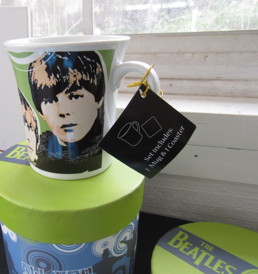 THE BEATLES COOL STUFF A FEW ITEMS RINGO PAUL MC CARTNEY TEA CUP uget 2 ...