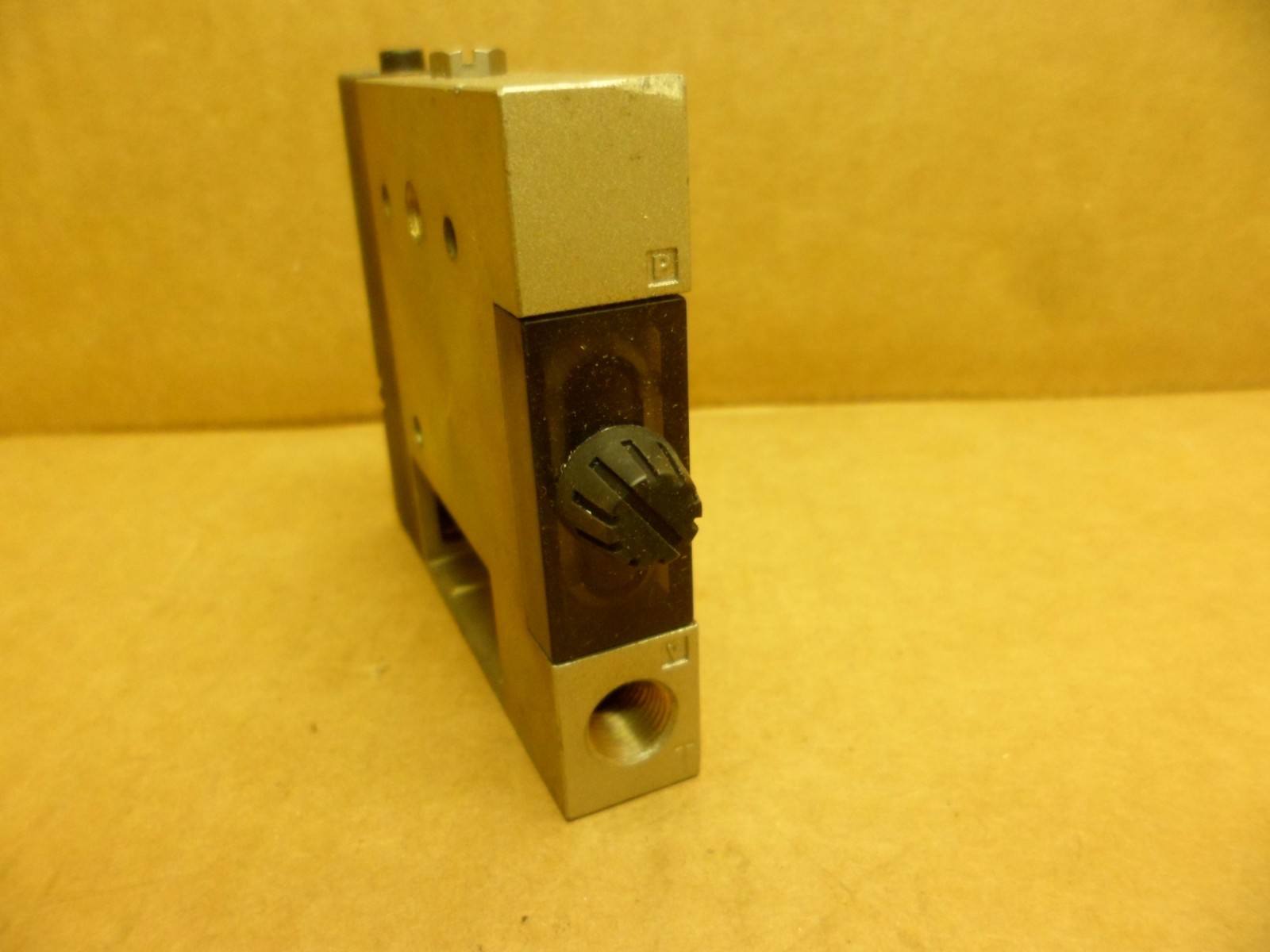 SMC ZM134H VACUUM EJECTOR MANIFOLD TYPE 1.3 NOZZLE N.O.S. Free shipping ...