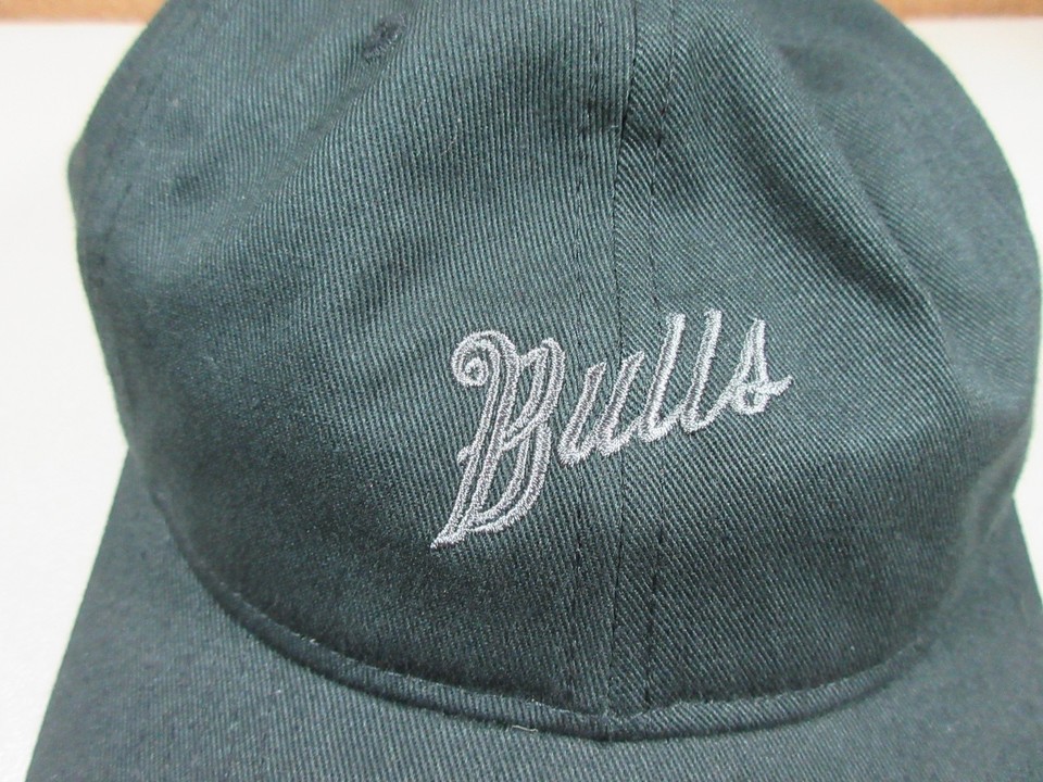 Mitchell Ness mens distressed black Chicago Bulls cursive NBA strapback ...