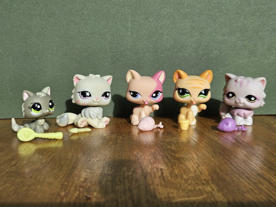 LPS Littlest Pet Shop Cat Bundle with accessories! #609 #842 #891 #1035 ...