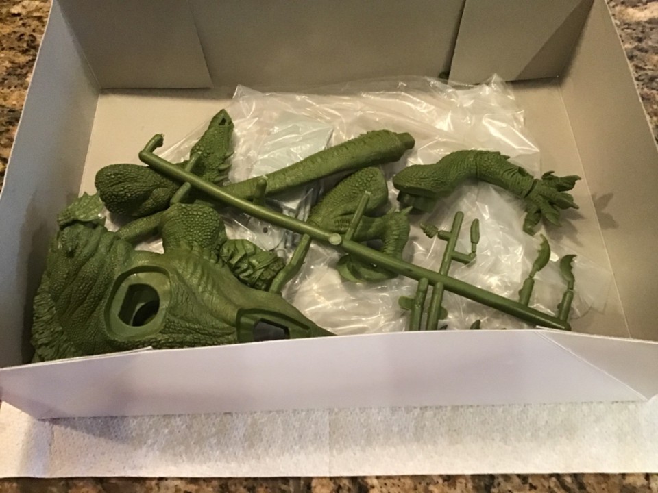 Pegasus Hobby 1/12 The Relic Kothoga Creature Model Kit - 9020 model ...