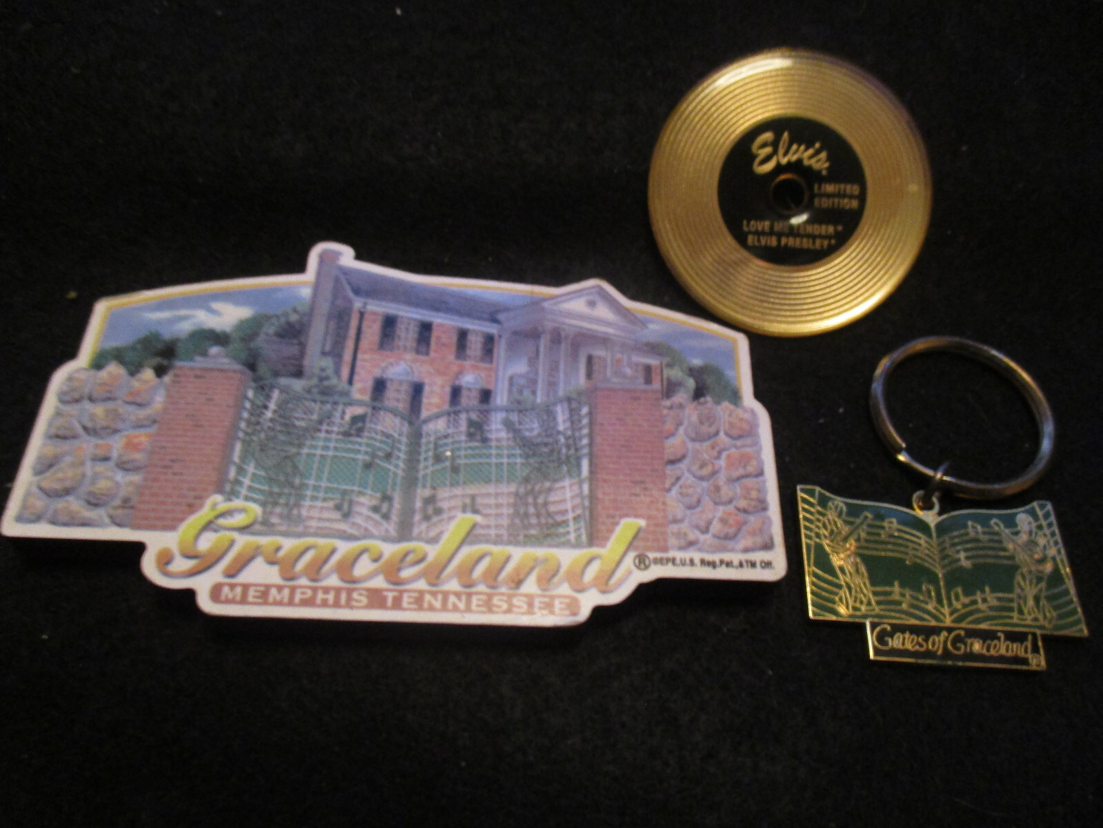 ELVIS PRESLEY RECORD MAGNET Authentic tags, GRACELAND KEY CHAIN ...