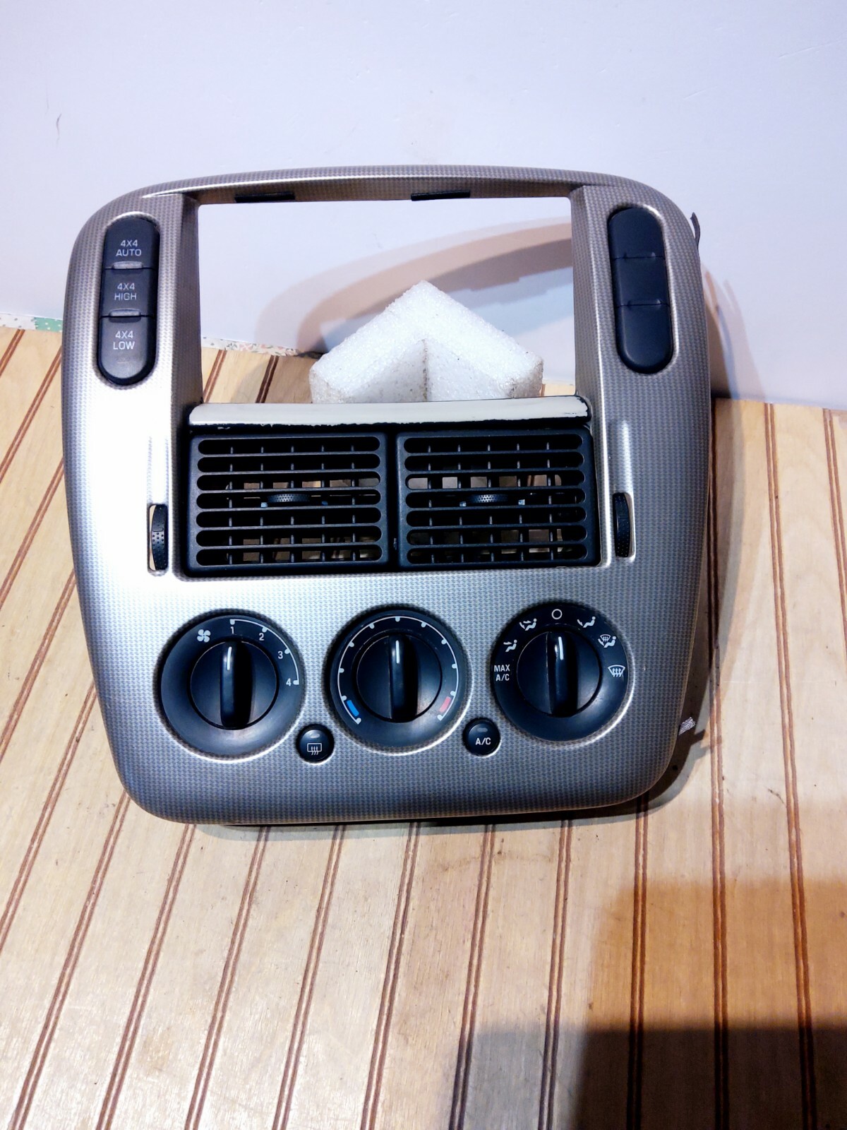 FORD EXPLORER A/C CLIMATE CONTROL AND SILVER RADIO DASH VENT BEZEL OEM ...