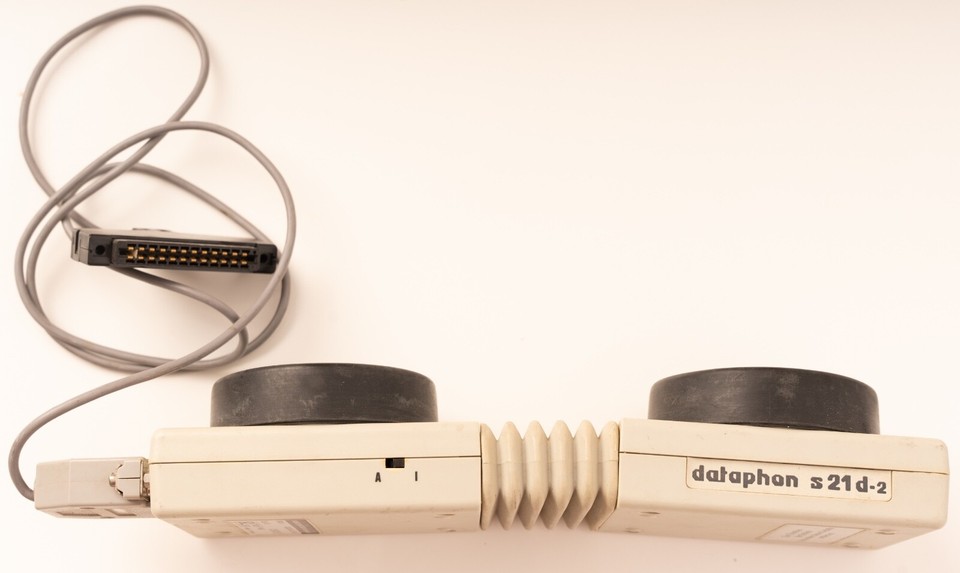 DATAPHON S21D-2 Acoustic Coupler Modem v.21 1200-baud for Commodore 64 ...