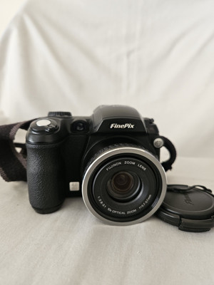 Fujifilm FinePix S Series S5500 4.0MP Digital Camera - Black (Kit w/ 37 ...