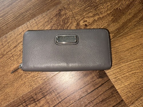 MARC BY MARC JACOBS CHARCOAL GRAY LEATHER CONTINENTAL ZIP AROUND WALLET ...