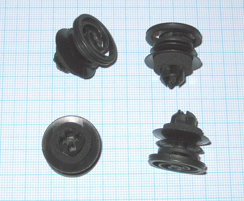 4x VW Door Panel Trim Panel retainers (Passat Beetle Golf Jetta) Ref ...