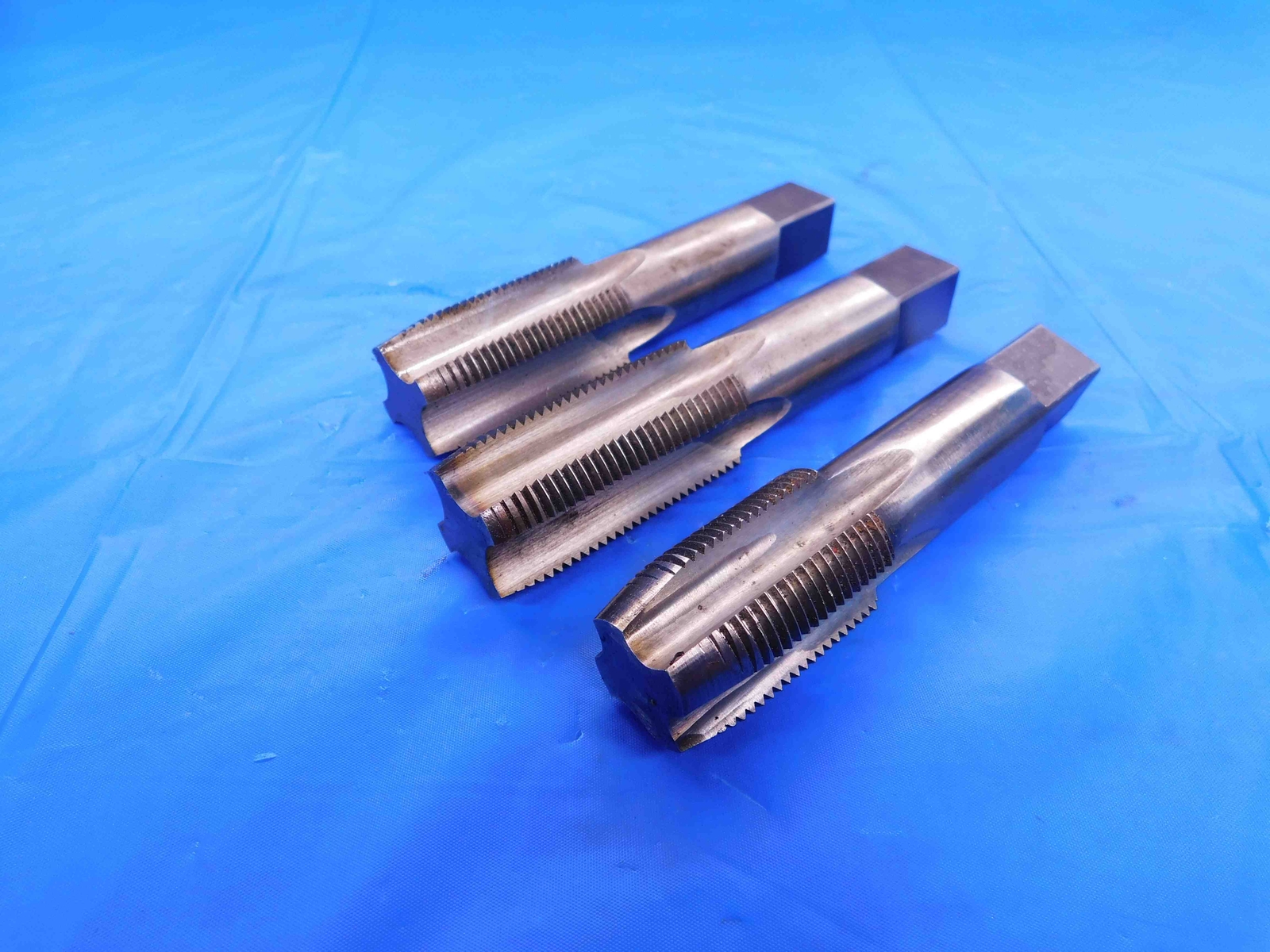 LOT OF 3 HSS PLUG TAPS 1" O.D. 14 THREADS PER INCH 4 STRAIGHT FLUTES 1. ...