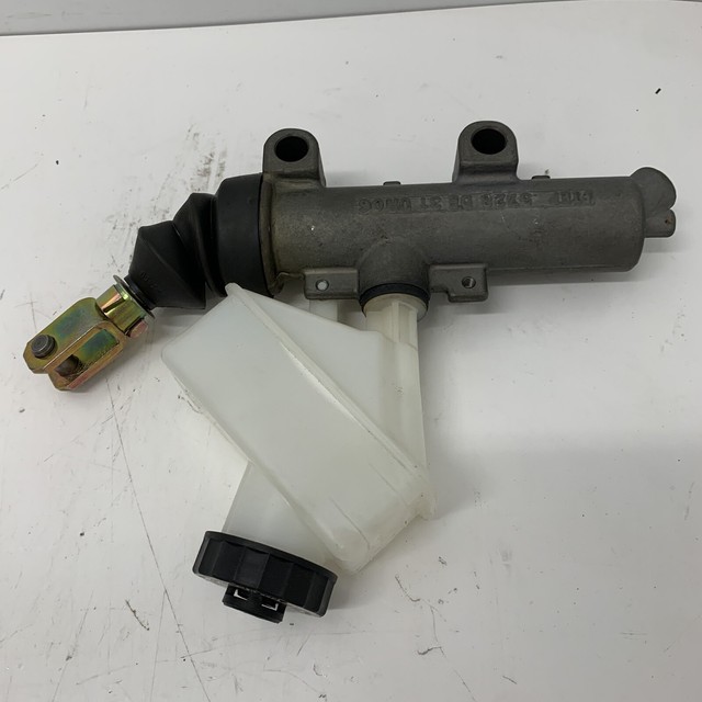 IVECO EuroStar Clutch Master Cylinder 5728de31 41211005 41285355 for ...