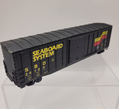 HO Scale Seaboard System 24125 50' Waffle Side Box Car | eBay