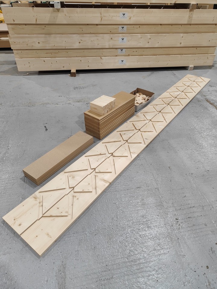 BUILD YOUR OWN STAIRCASE - KIT - FLATPACK - SOFTWOOD PINE STRINGS - MDF ...