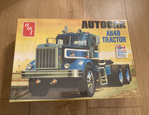 L284 AMT Model Kit - Autocar A64B Tractor - 1/25 - Sealed | eBay UK