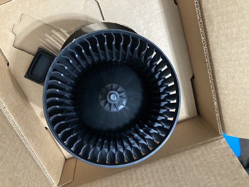 CR705002 / CR705003 GENUINE PACCAR BLOWER MOTOR ASSEMBLY OEM - NEW | eBay