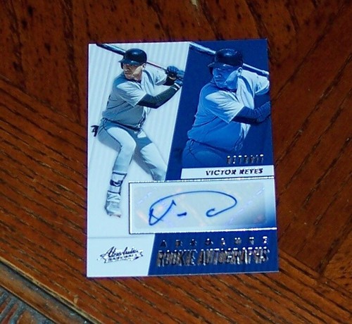 2019 Panini Chronicles Absolute Rookie Autograph Victor Reyes #ARA-VR ...